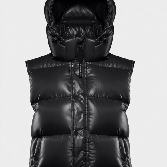 Aritzia | Jackets & Coats | Nwt Aritzia The Superpuff Vest Black High ...